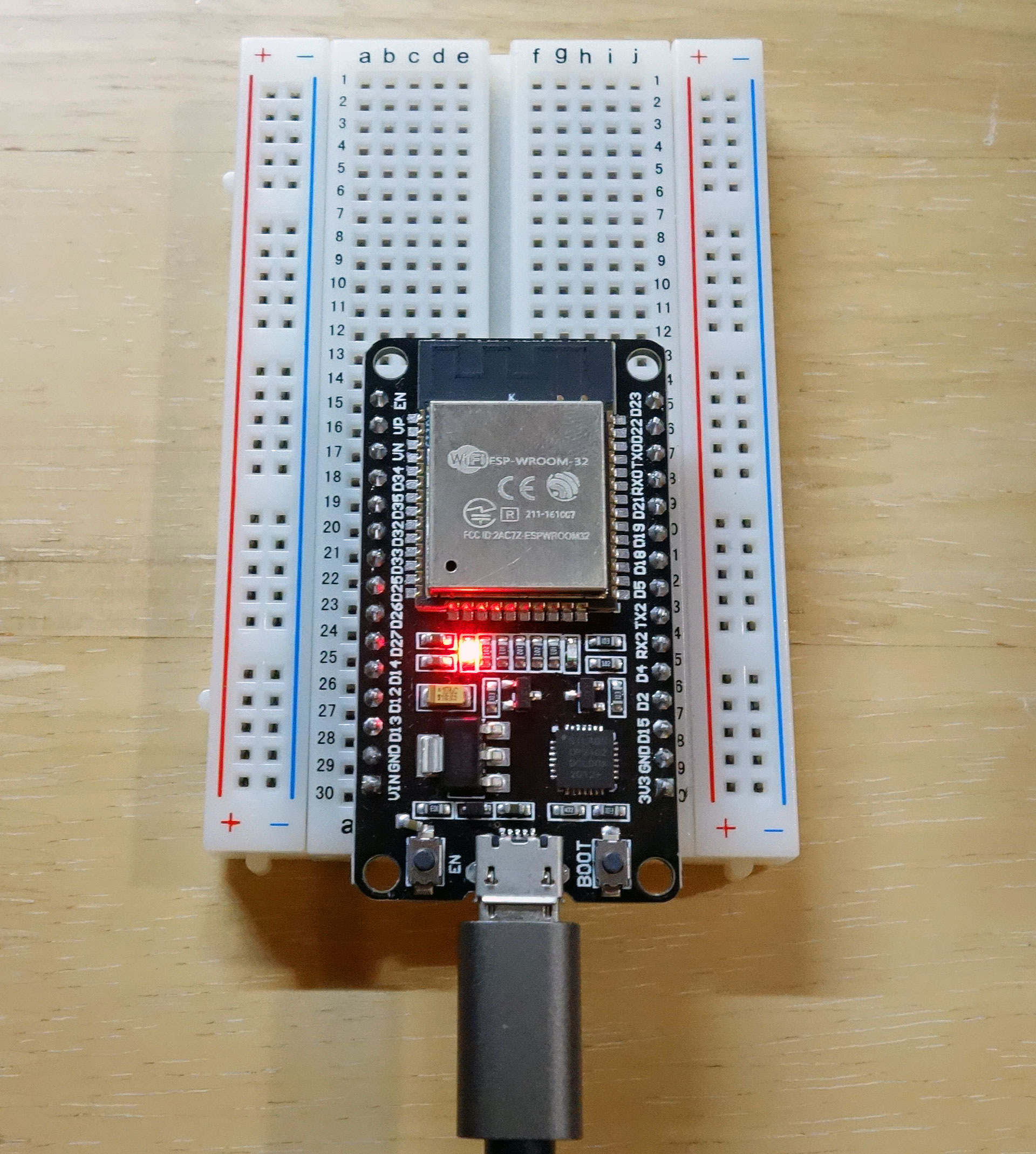 ESP32-WROOM-32